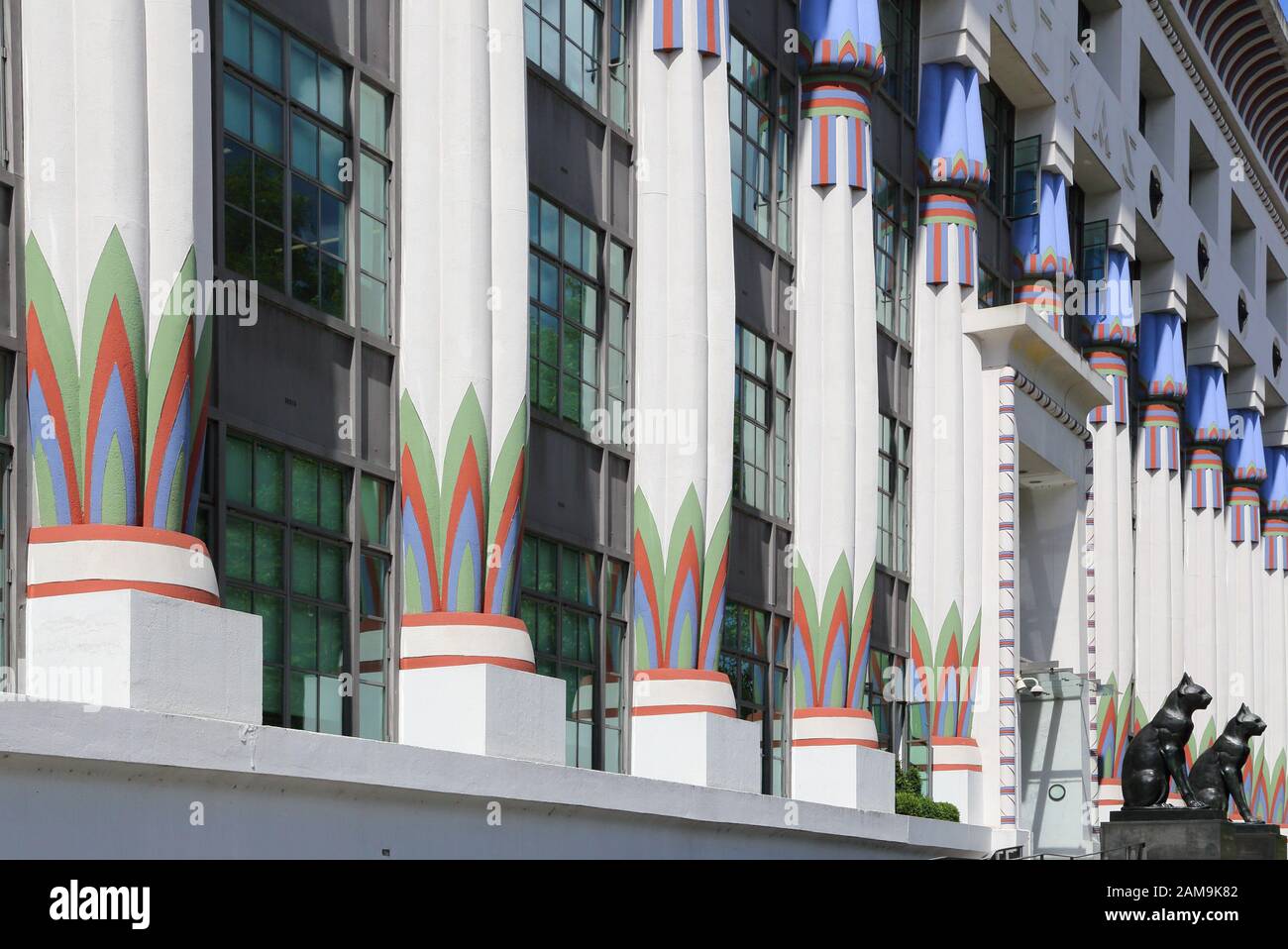 the black cat art deco building in London Stock Photo - Alamy
