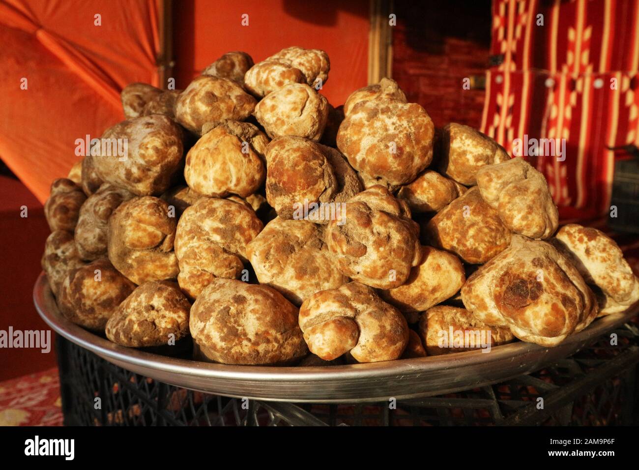 Saudi arabian cuisine desert hi-res stock photography and images - Alamy
