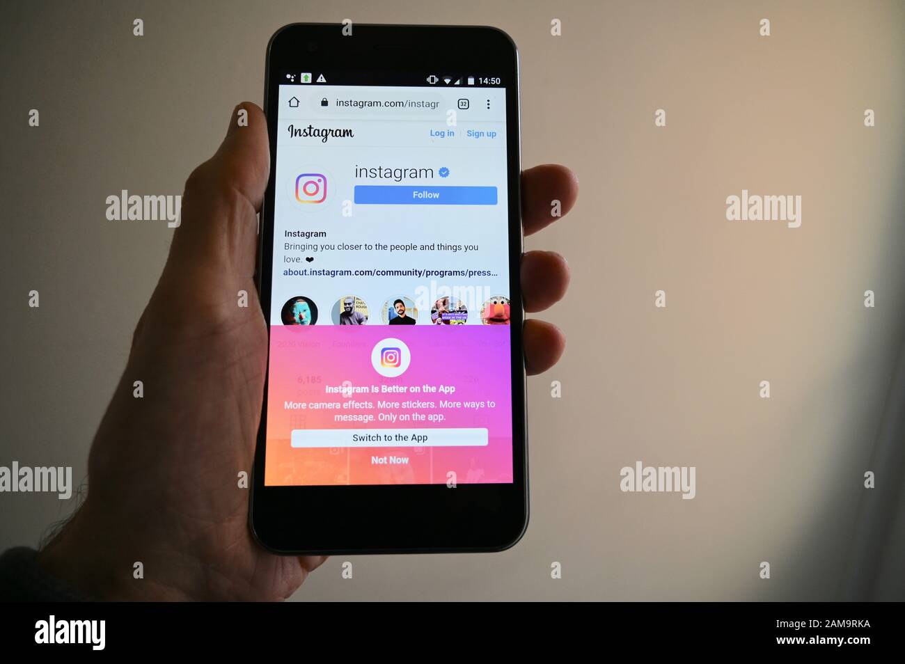 Instagram logo hi-res stock photography and images - Alamy