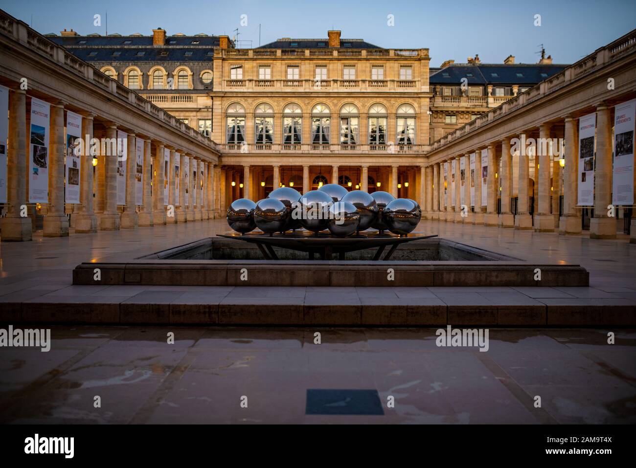 Palais royal paris france art hi-res stock photography and images - Alamy