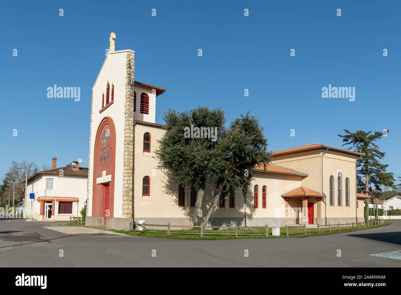 Lanton hi-res stock photography and images - Alamy