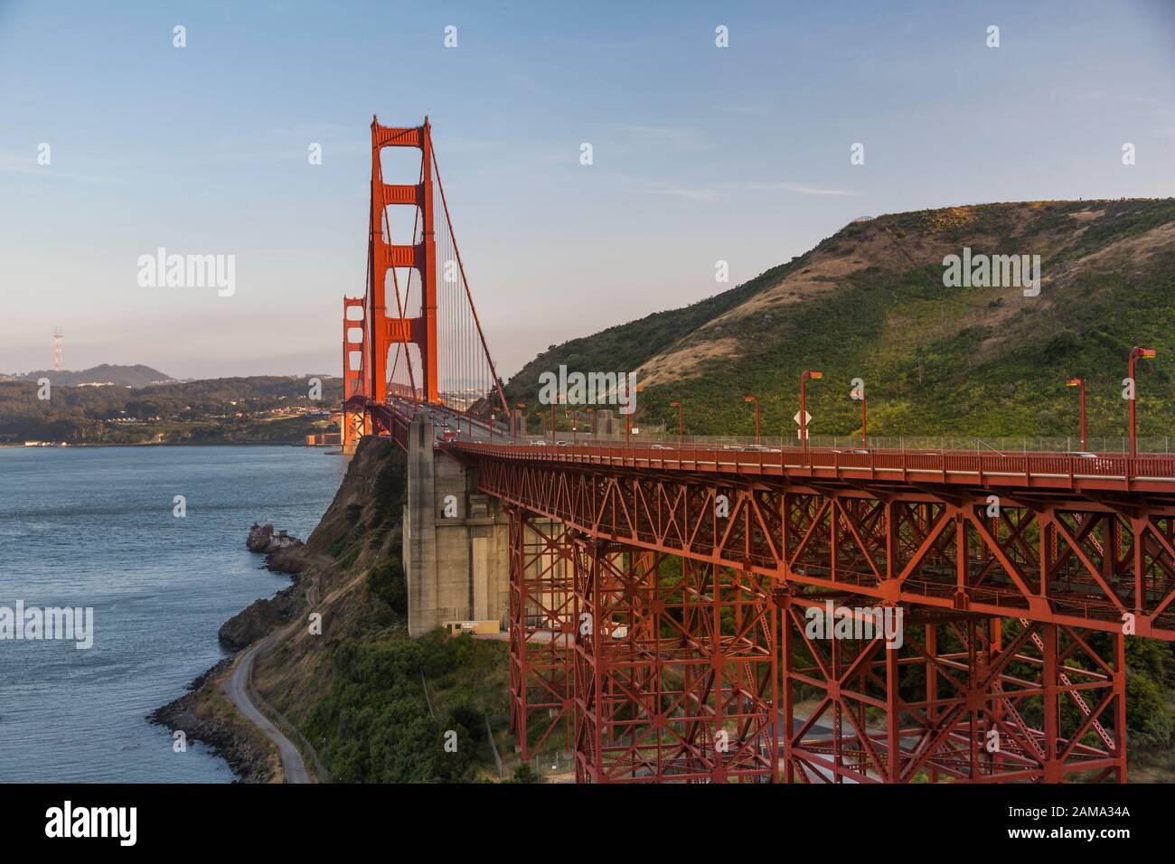 View of Golden Gate Bridge from Golden Gate Bridge Vista Point at ...