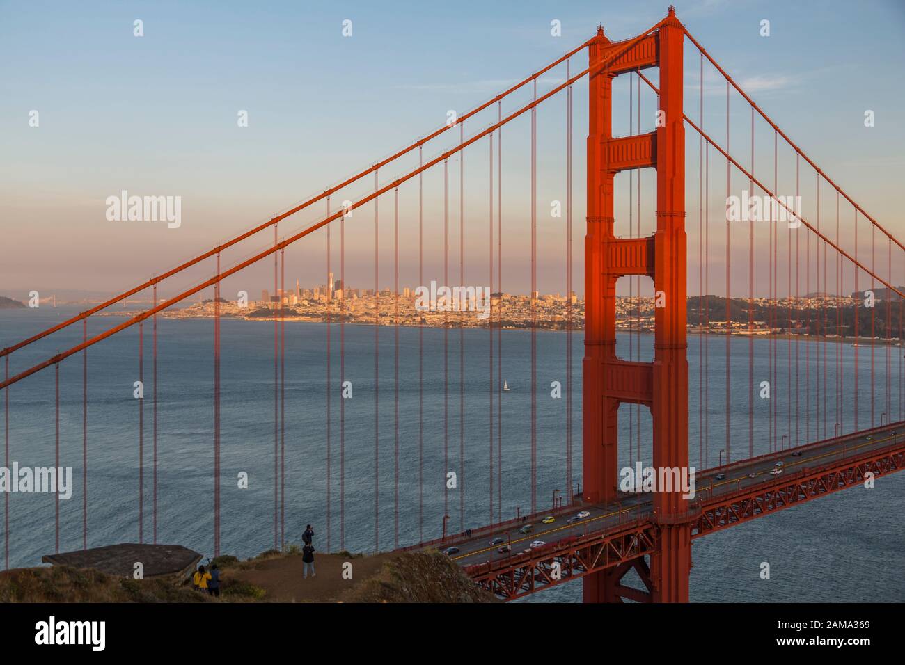 View of Golden Gate Bridge from Golden Gate Bridge Vista Point at ...