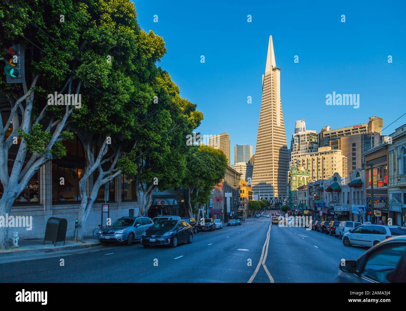 Sf pyramid hi-res stock photography and images - Alamy