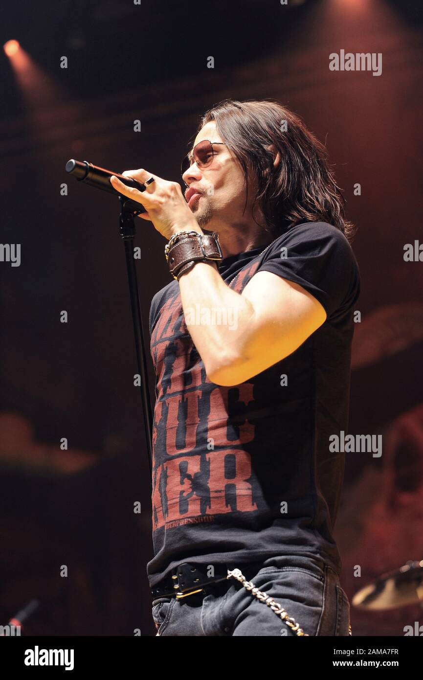 Slash band hi-res stock photography and images - Alamy