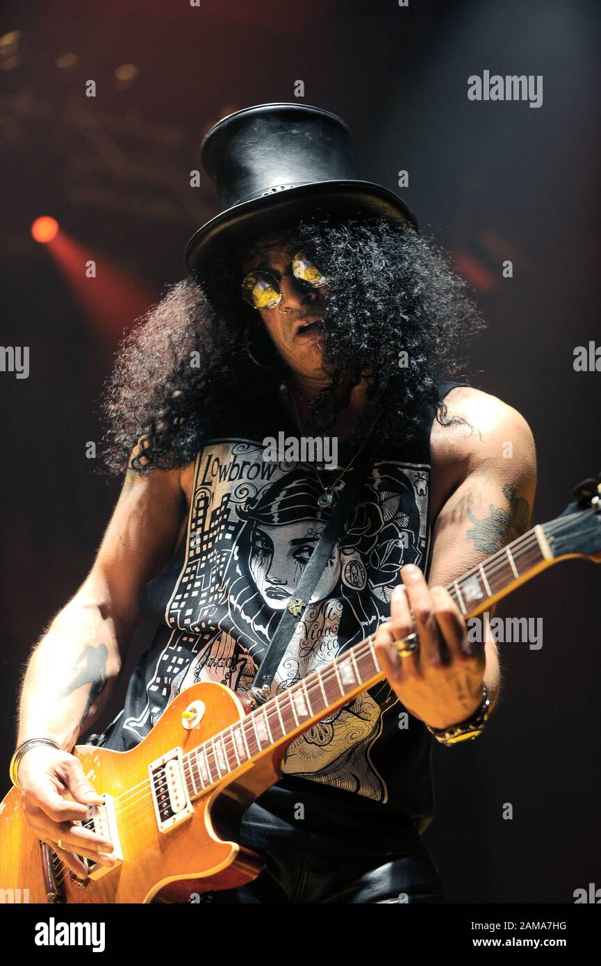 Slash guns n roses hi-res stock photography and images - Alamy