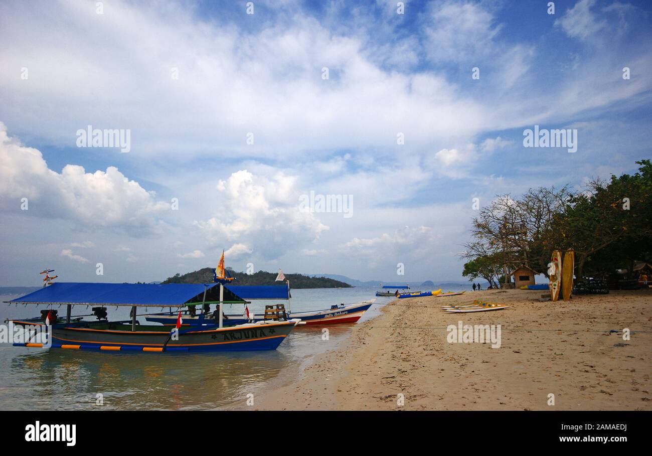 Pantai Mutun Beach, Lampung, Sumatera, Indonesia Stock Photo - Alamy