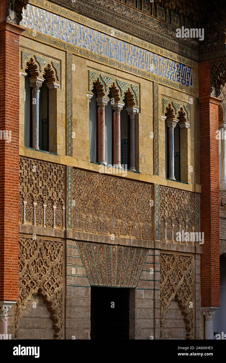 Alcazar seville palace moorish hi-res stock photography and images - Alamy