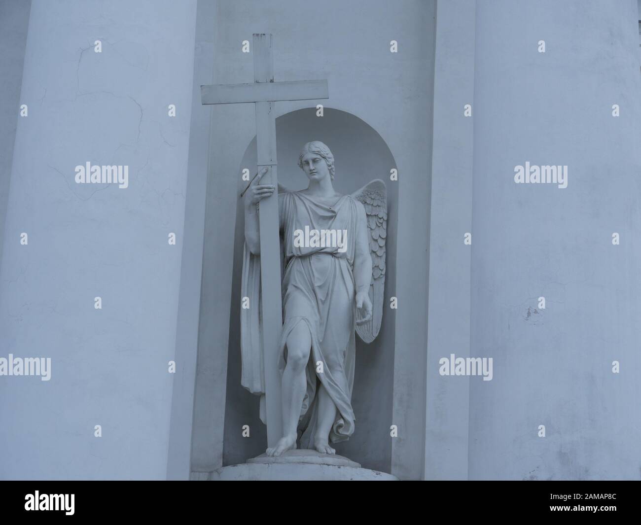 Gabriel archangel sculpture hi-res stock photography and images - Alamy