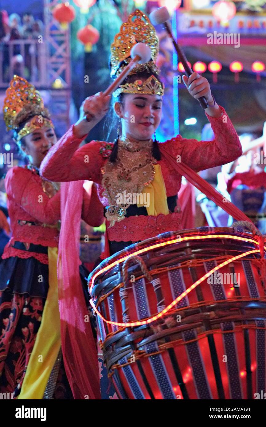 Traditional drum hi-res stock photography and images - Alamy