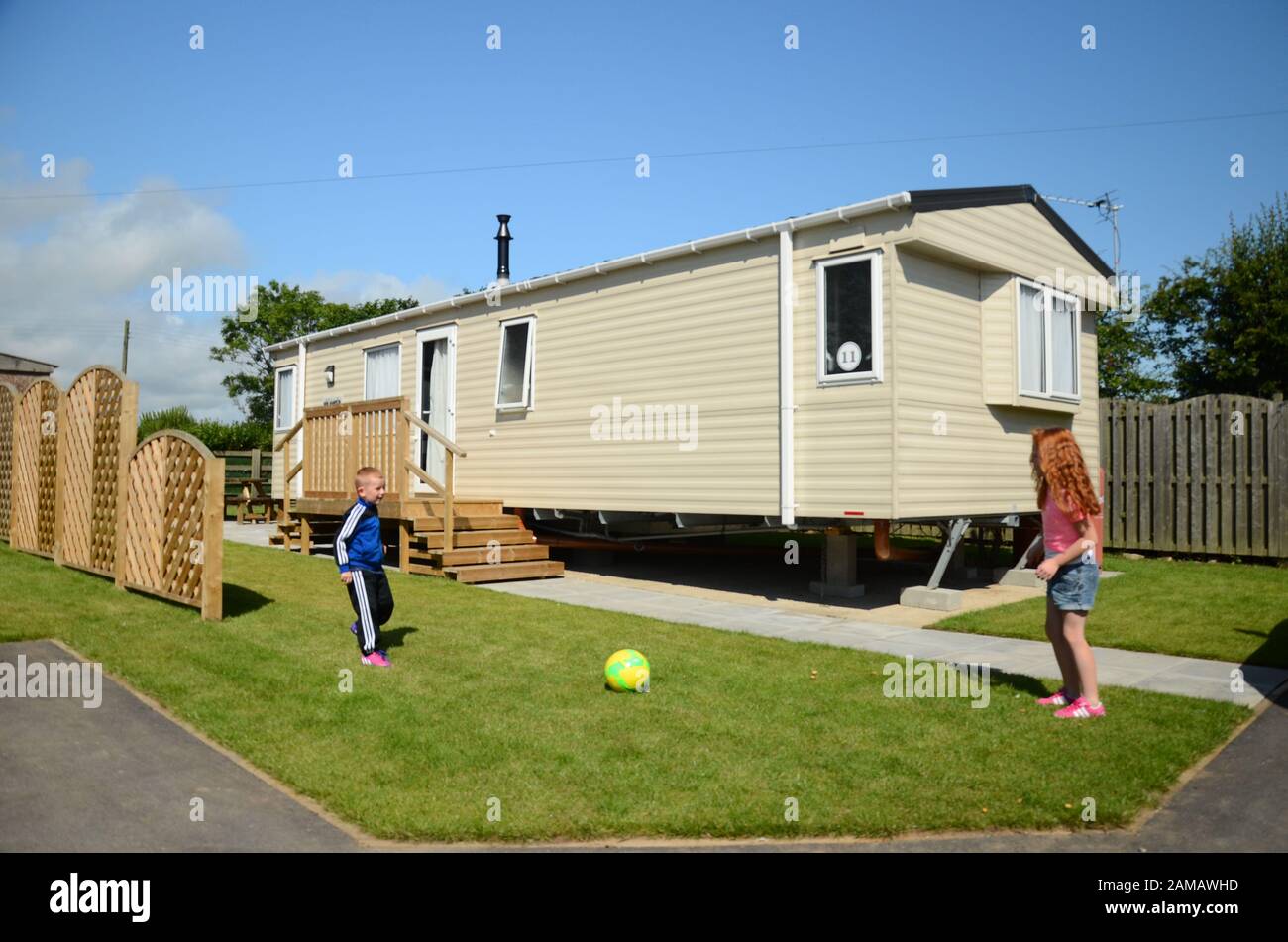 Static caravan plot hi-res stock photography and images - Alamy