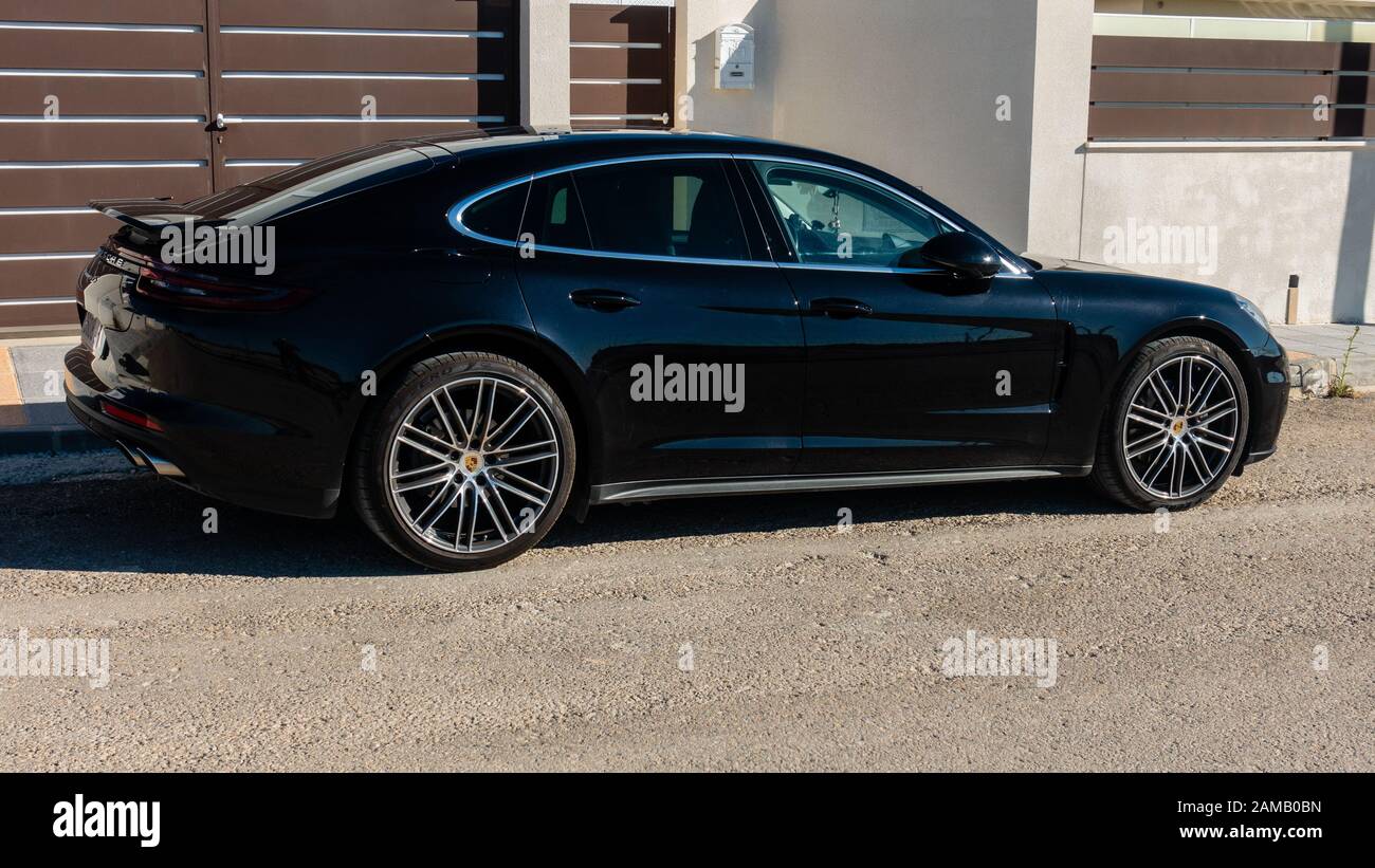 Porsche Panamera 4s Stock Photo - Alamy