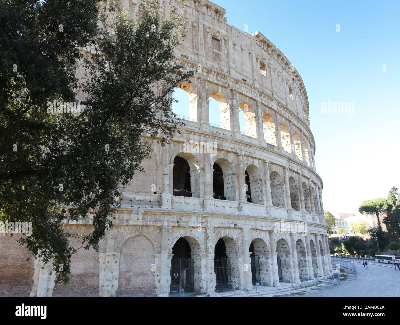 Colosseum rome exterior day hi-res stock photography and images - Alamy