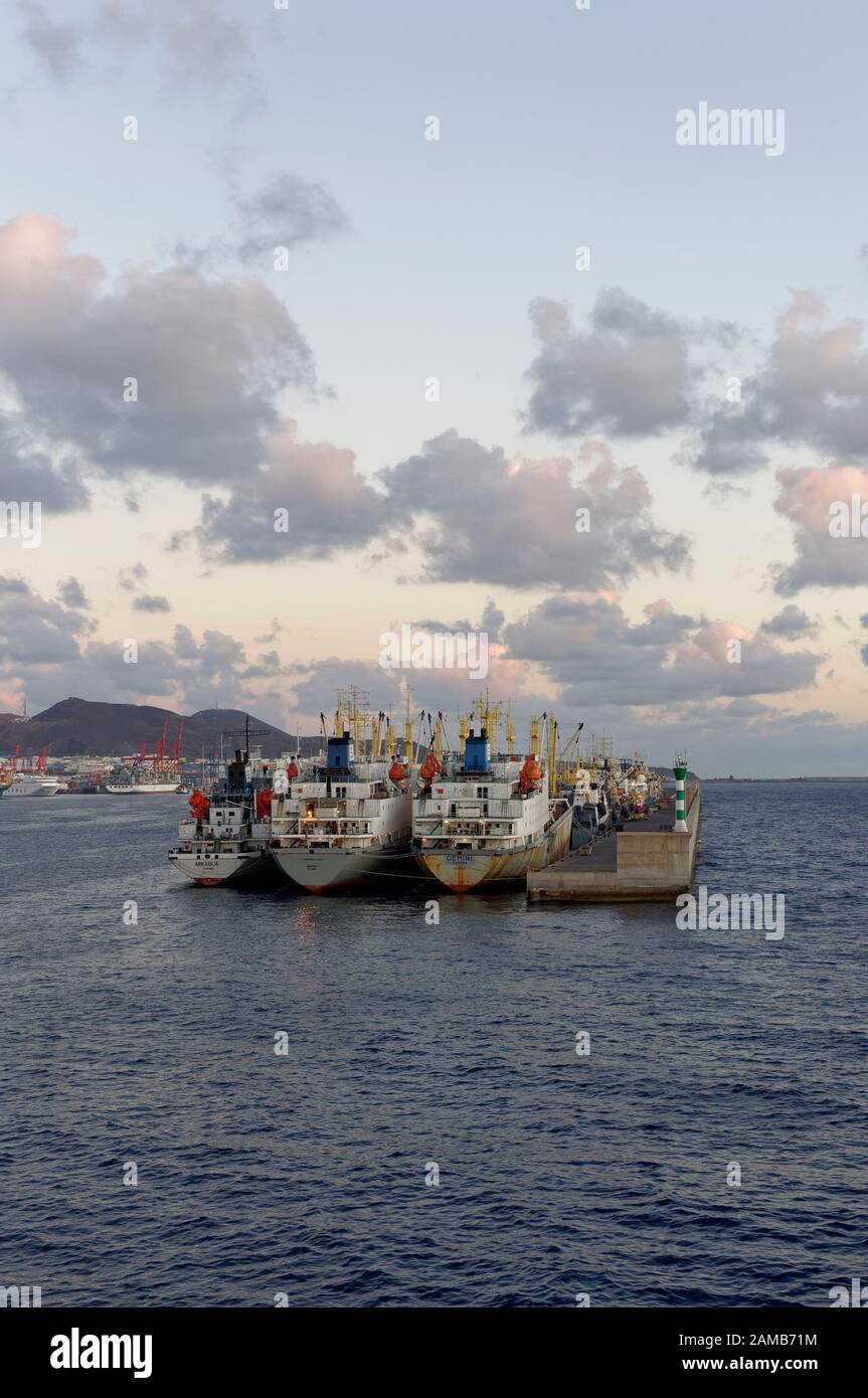 General cargo ships hi-res stock photography and images - Alamy