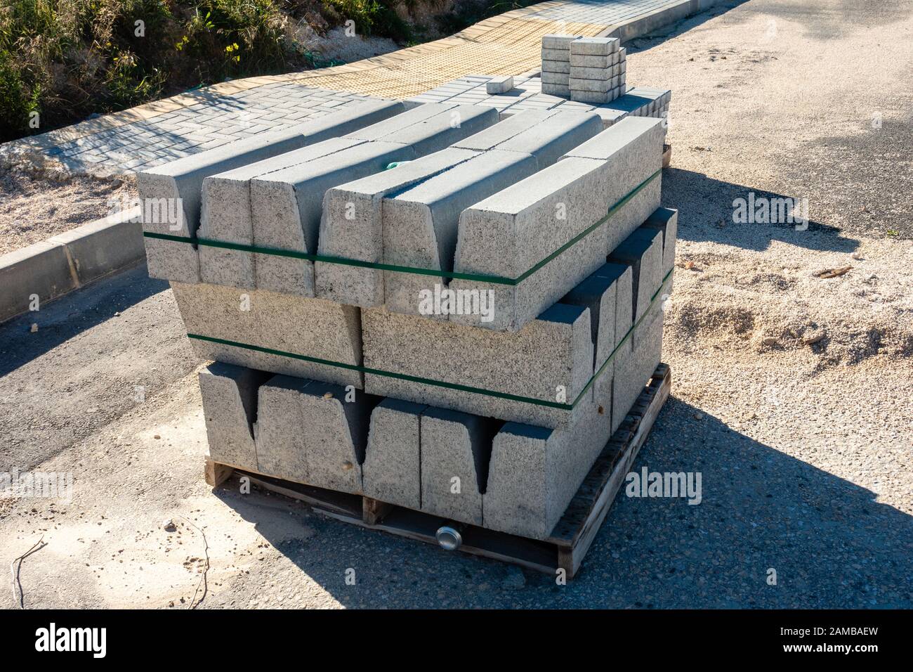 Kerb slabs hi-res stock photography and images - Alamy