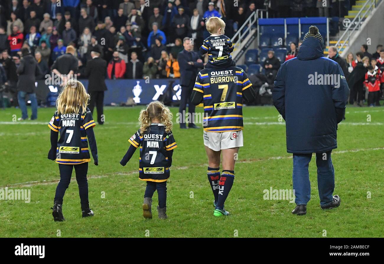 Rob burrow walks off hi-res stock photography and images - Alamy