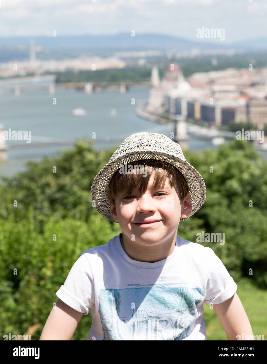 Child using binoculars hi-res stock photography and images - Alamy