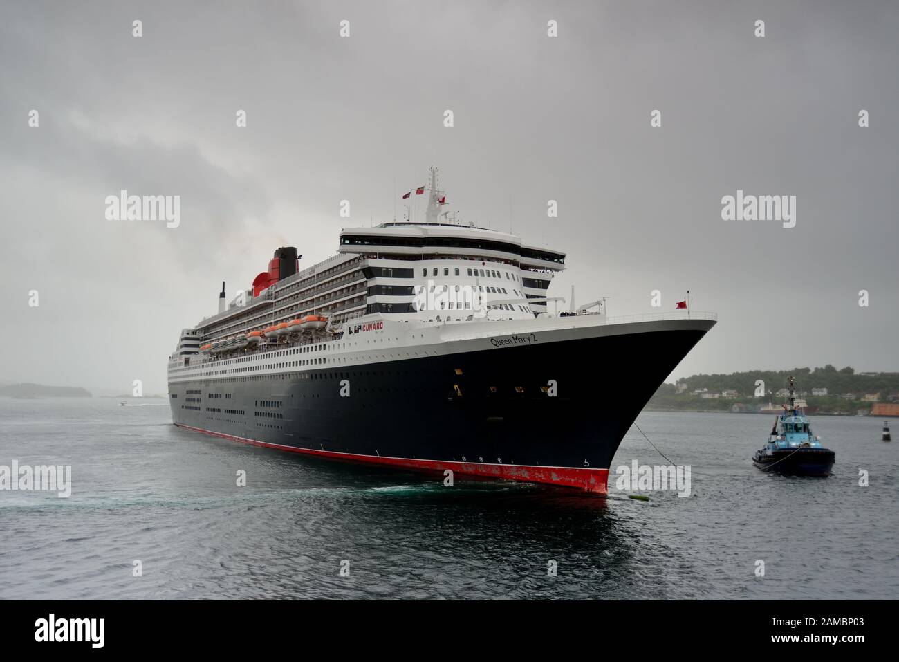 Grey tugboat hi-res stock photography and images - Alamy