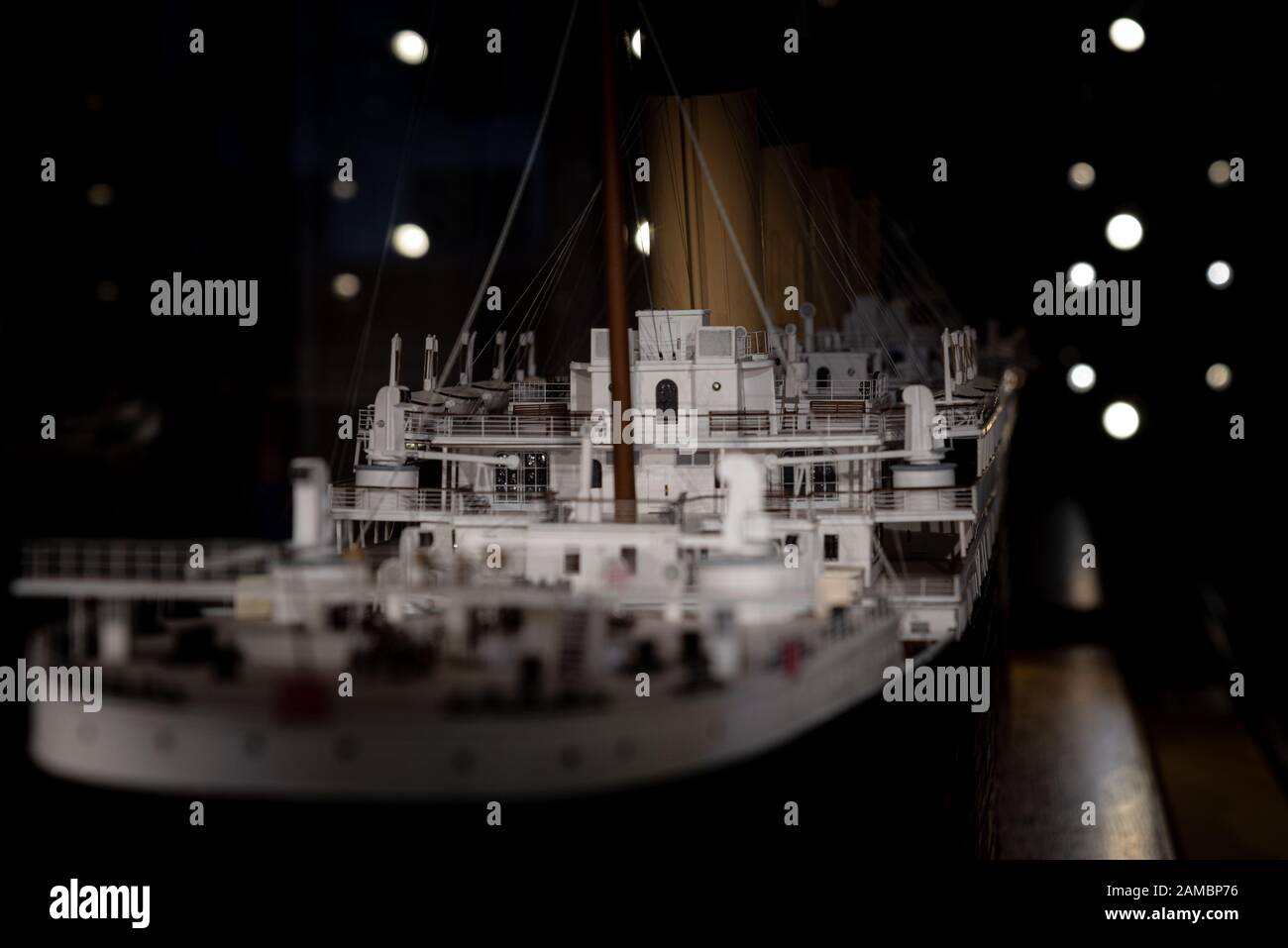 Titanic model hi-res stock photography and images - Alamy