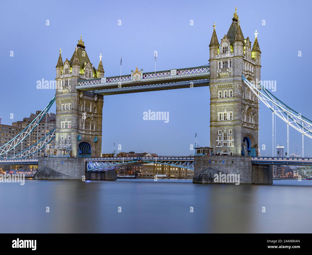 Long exposure tower bridge hi-res stock photography and images - Alamy