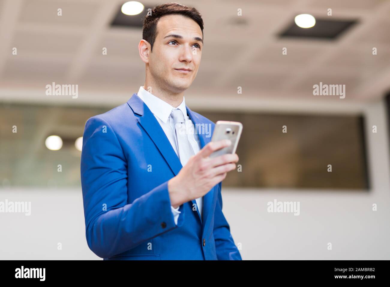 Businessman 5g lte hi-res stock photography and images - Alamy