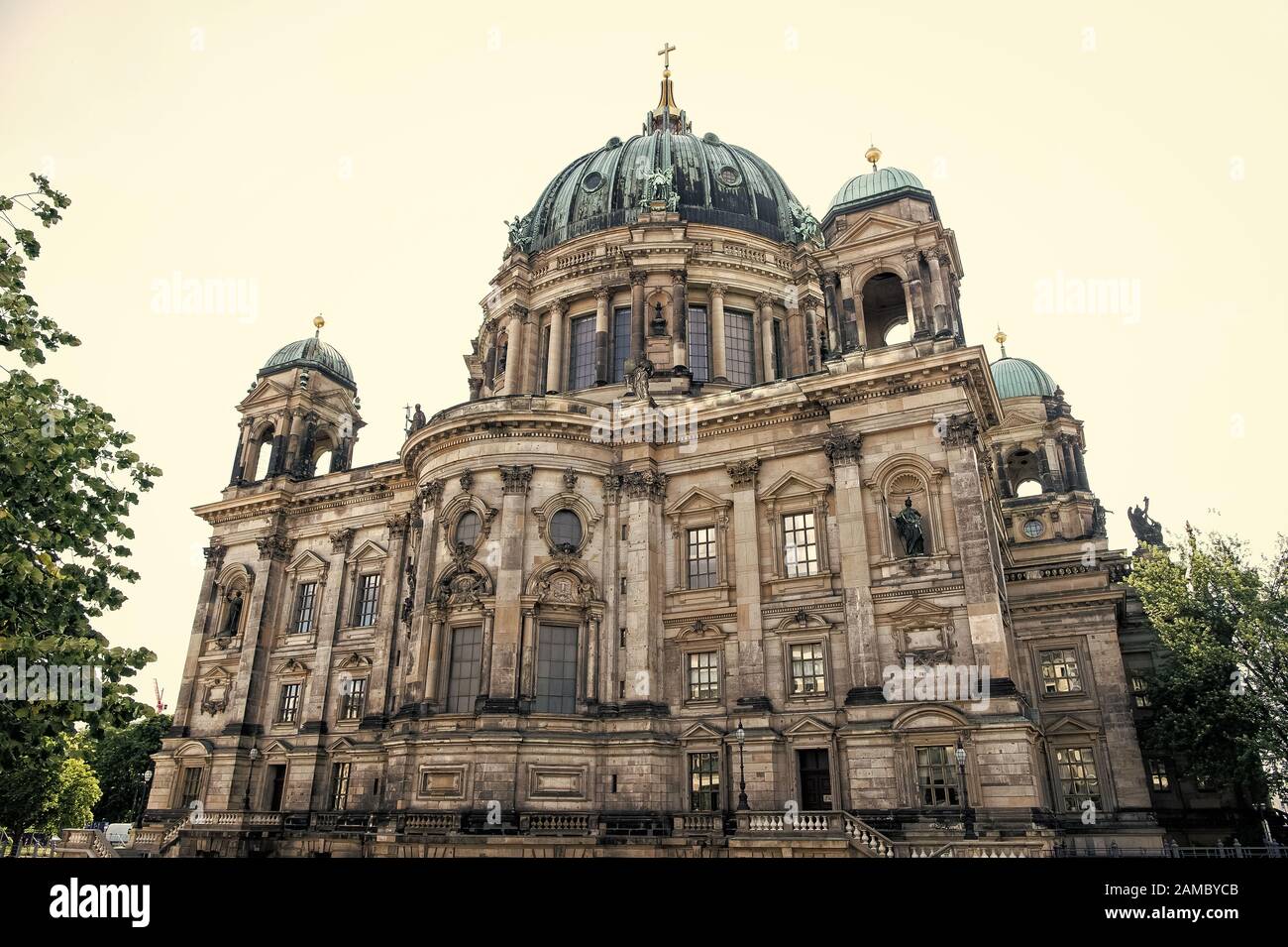 Copper dome roof top hi-res stock photography and images - Alamy