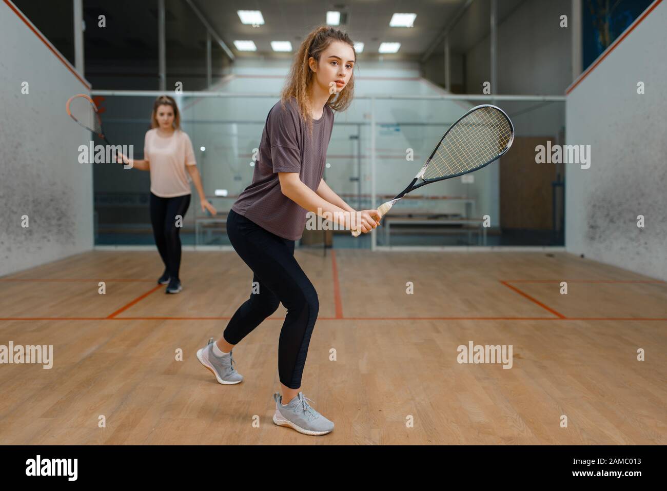 Girl game players hi-res stock photography and images - Alamy