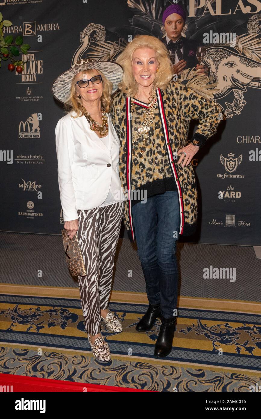 Rena Bilsbury, Birgit Berger, beim 5. Public Viewing zum Start von "Ich ...