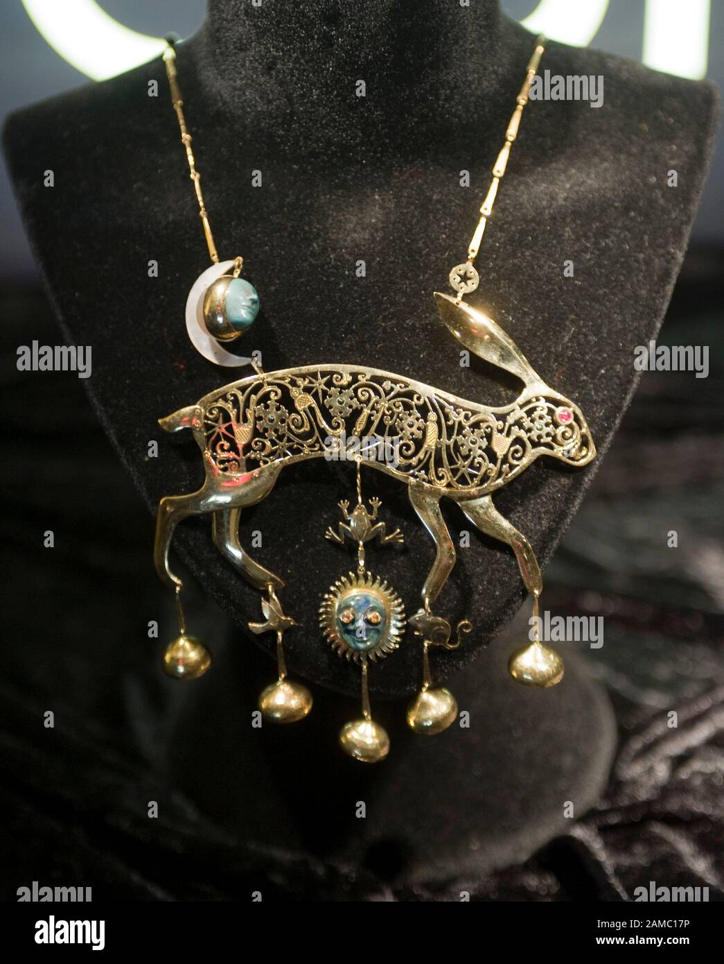 Golden hare kit williams hi-res stock photography and images - Alamy