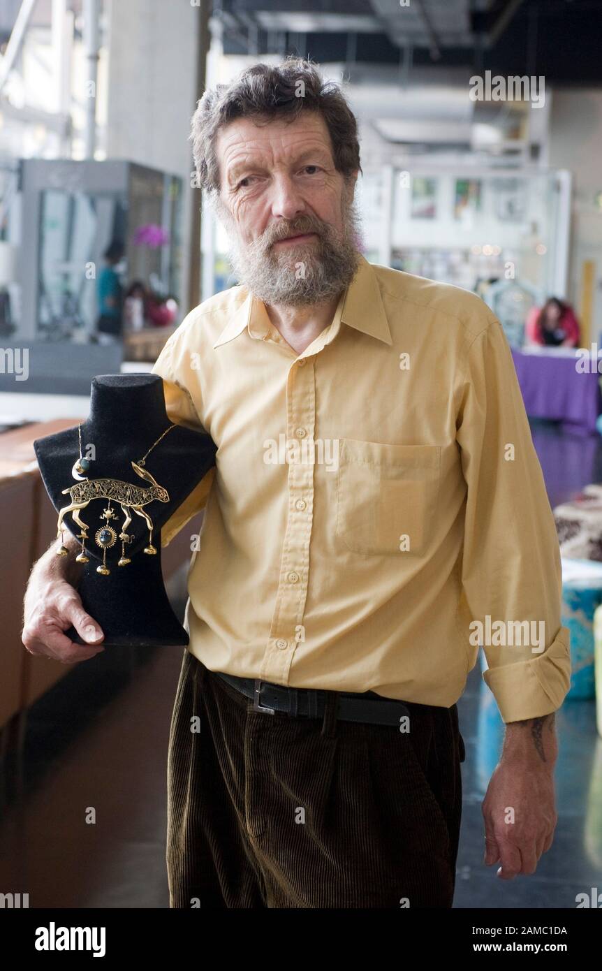 Kit williams hare hi-res stock photography and images - Alamy