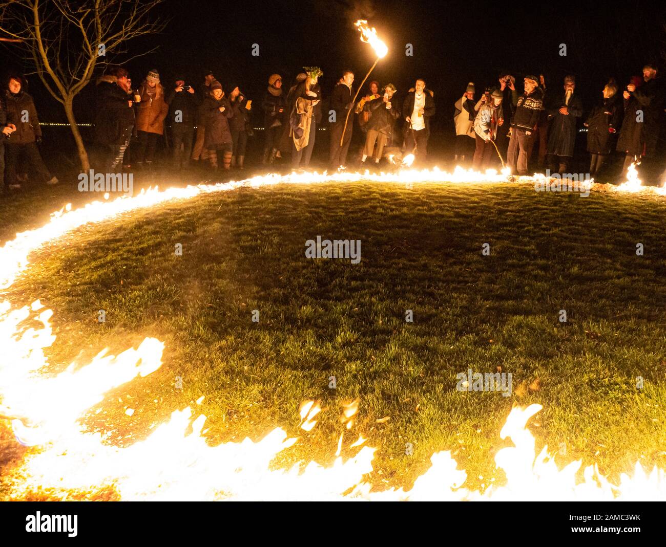 Wassailing apples hi-res stock photography and images - Alamy