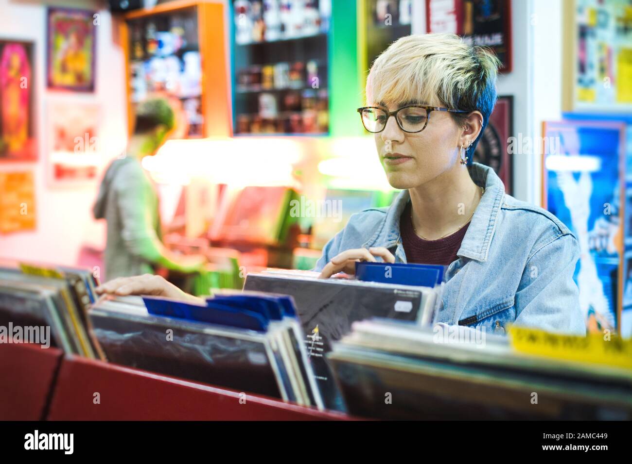 Buying Vinyl Records High Resolution Stock Photography and Images - Alamy