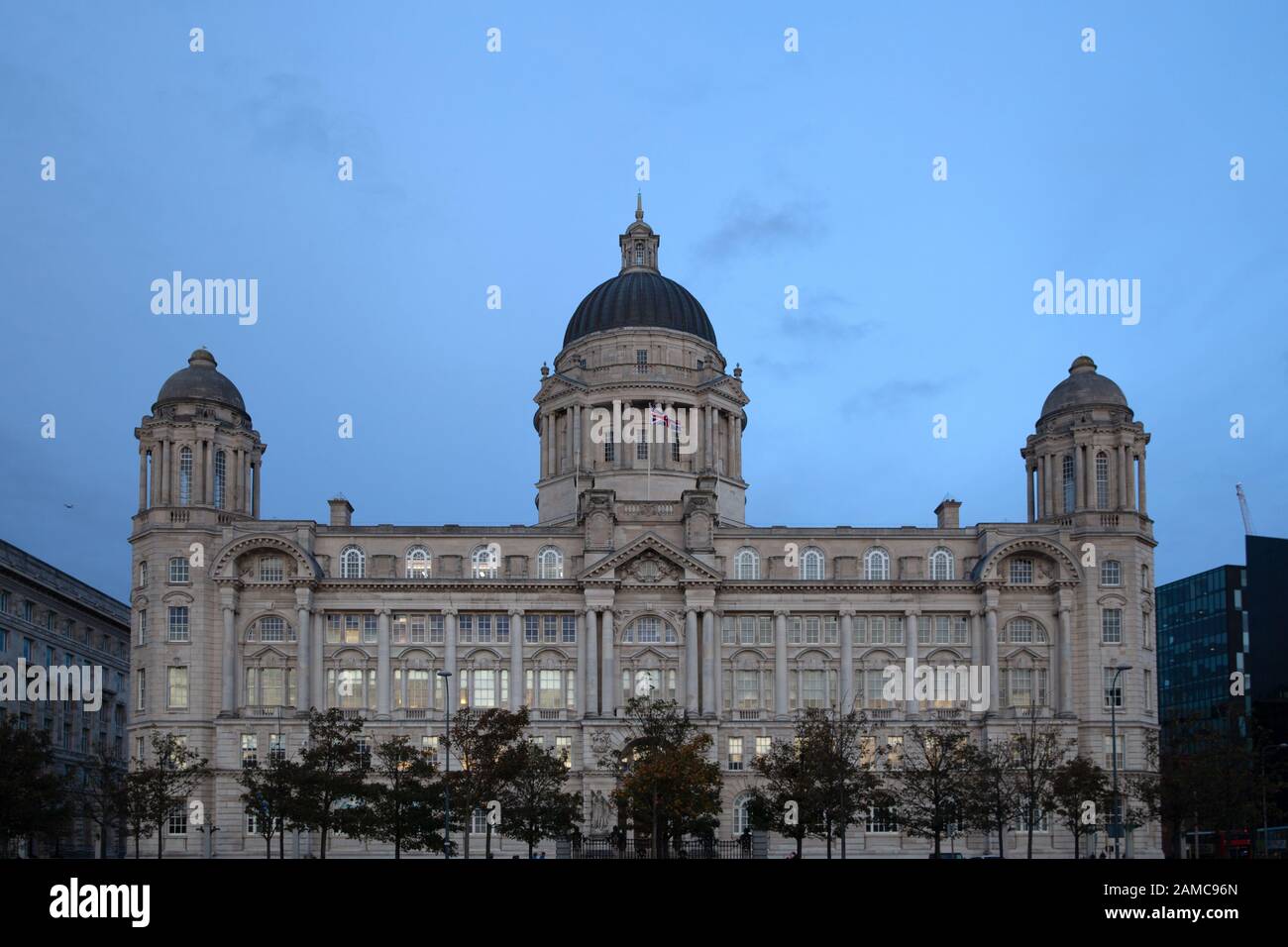 Liverpool, UK - 19 October 2019: Port of liverpool building Stock Photo ...