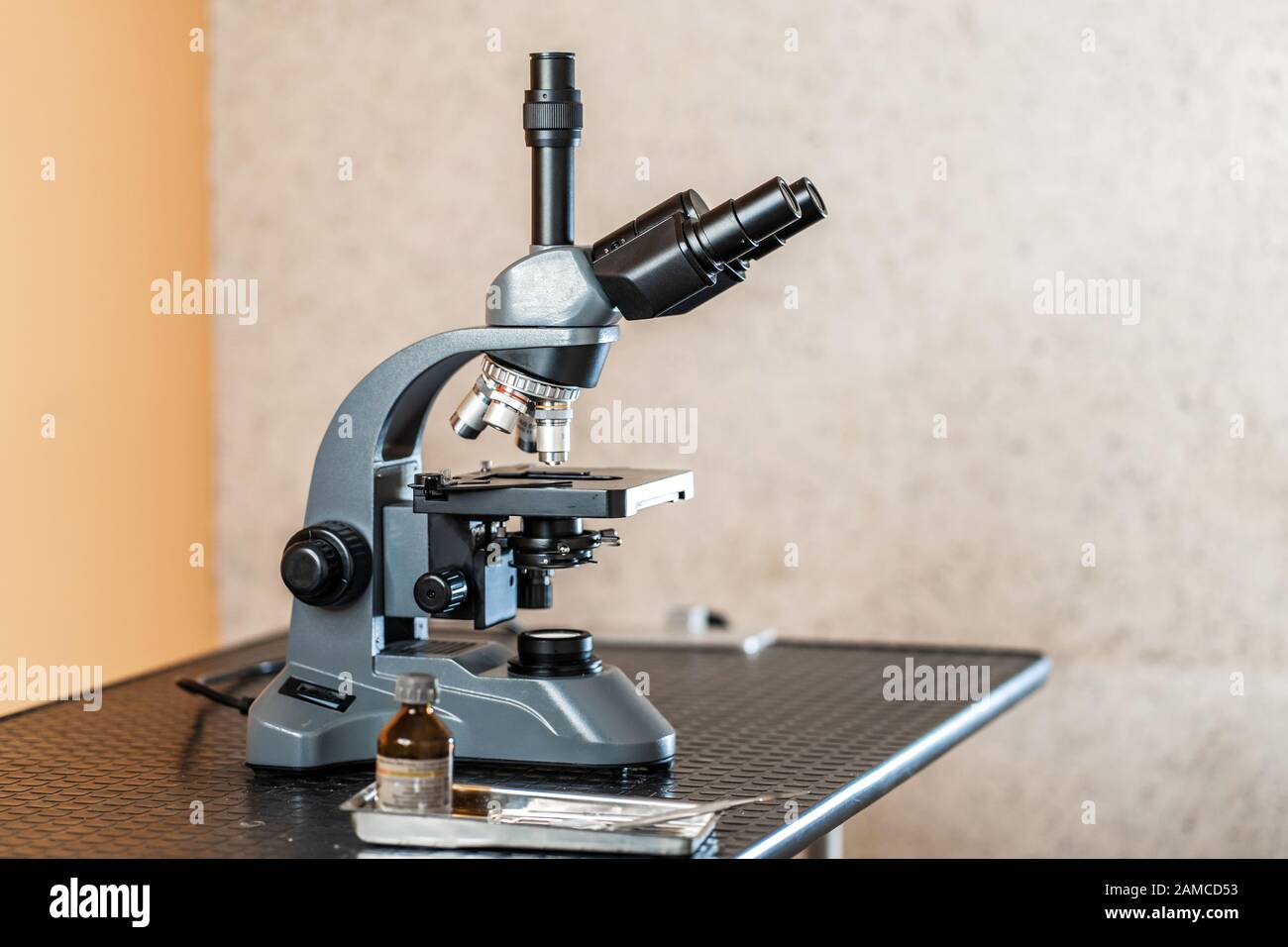 Microscope portable hi-res stock photography and images - Alamy