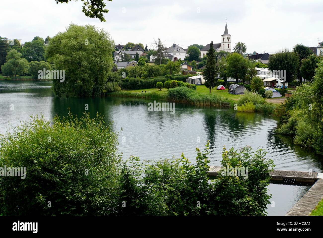 Schalkenmehrener Maar, Mehren, Rheinland-Pfalz, Deutschland Stock Photo ...