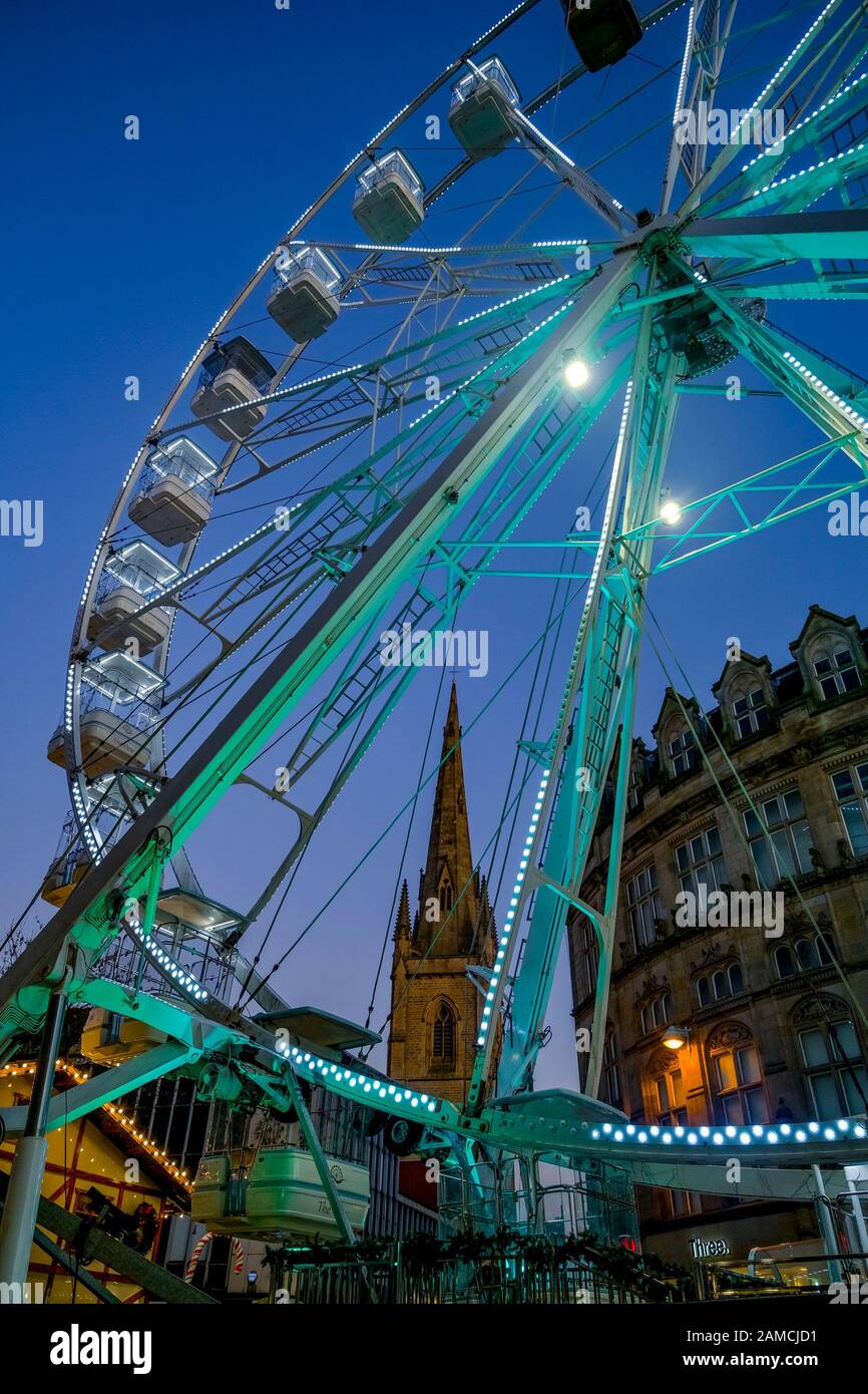 Ferris wheel, Sheffield Christmas Market, Sheffield, Yorkshire, England ...