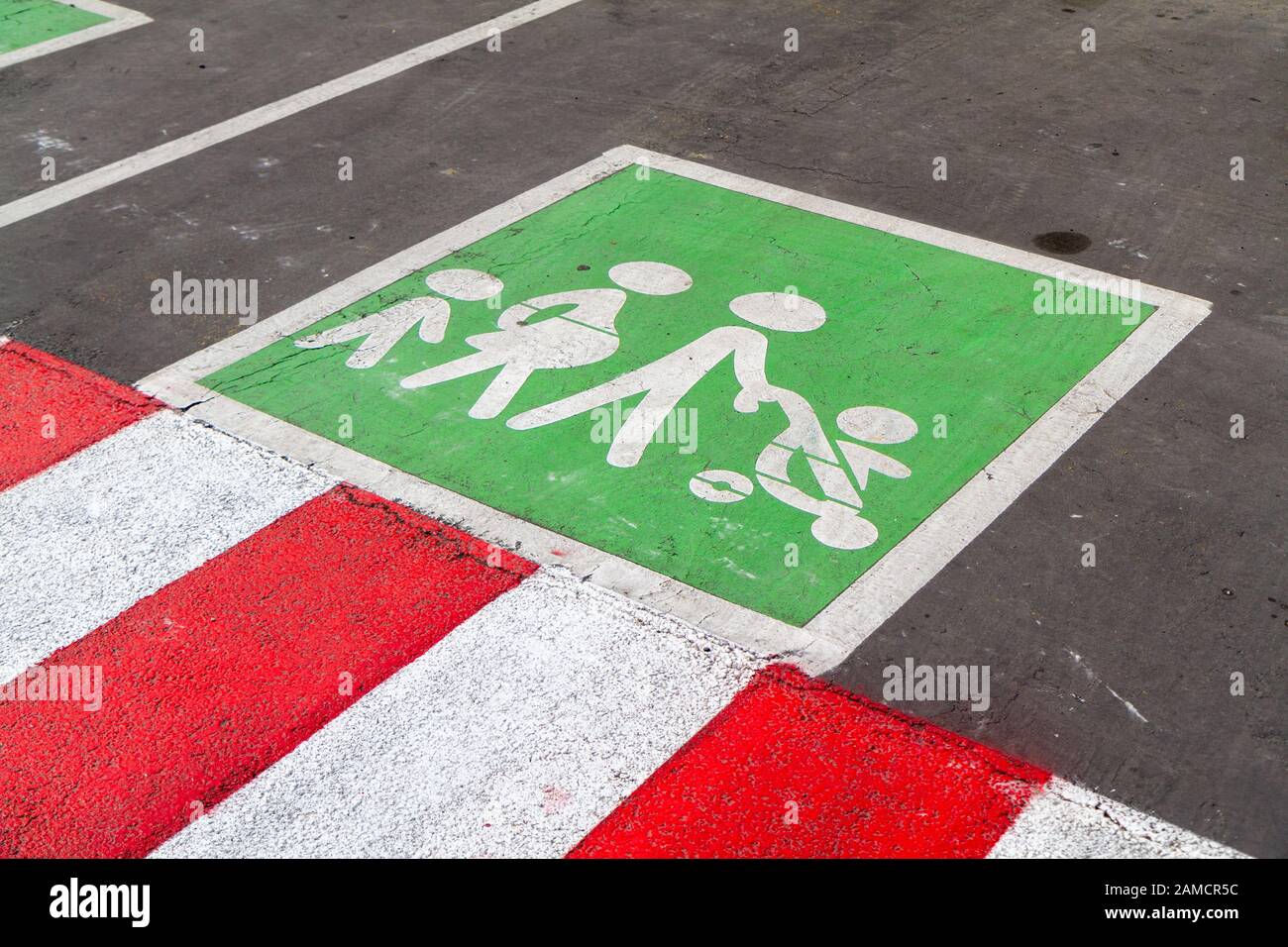 Care home parking sign hi-res stock photography and images - Alamy