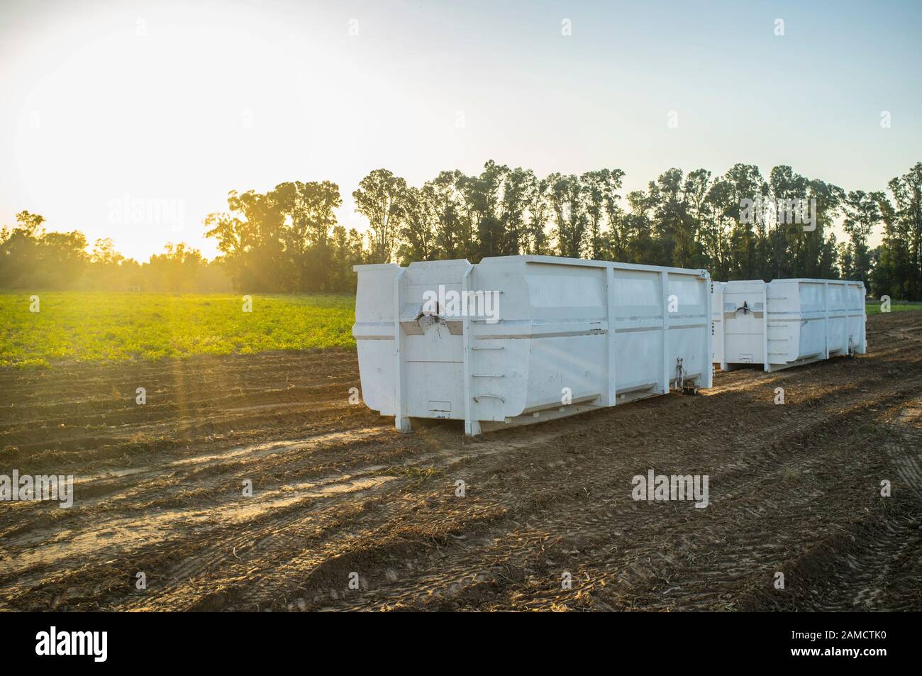 Roll off skip loader hi-res stock photography and images - Alamy