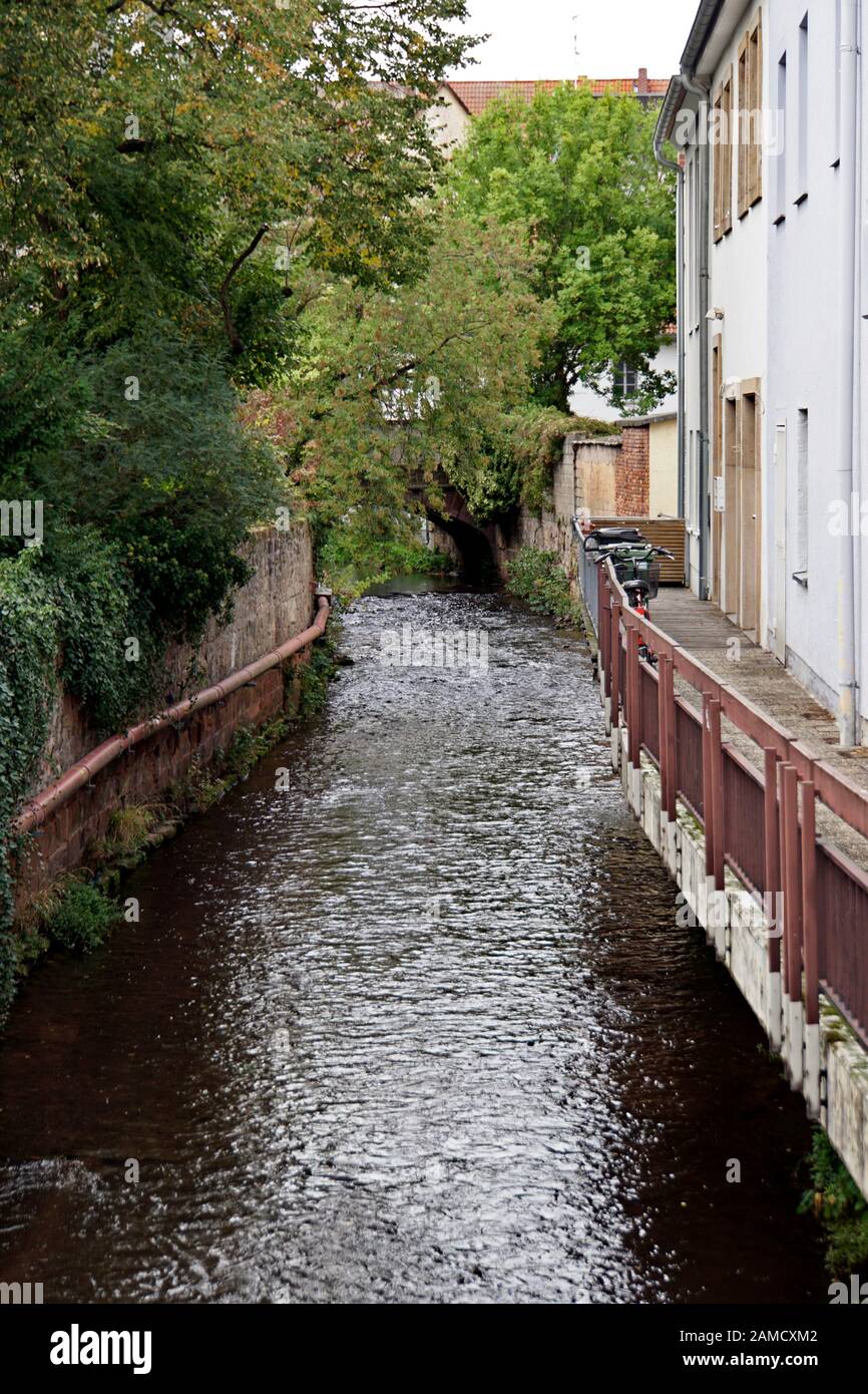 Queich, kleiner Fluss aus dem Pfälzer Wald, Landau in der Pfalz ... Queich, kleiner Fluss aus dem Pfälzer Wald, Landau in der Pfalz ...