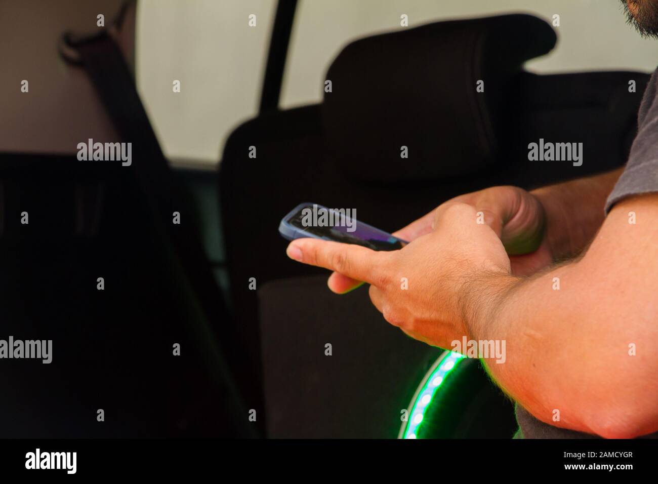 Cell phone in hands Stock Photo - Alamy