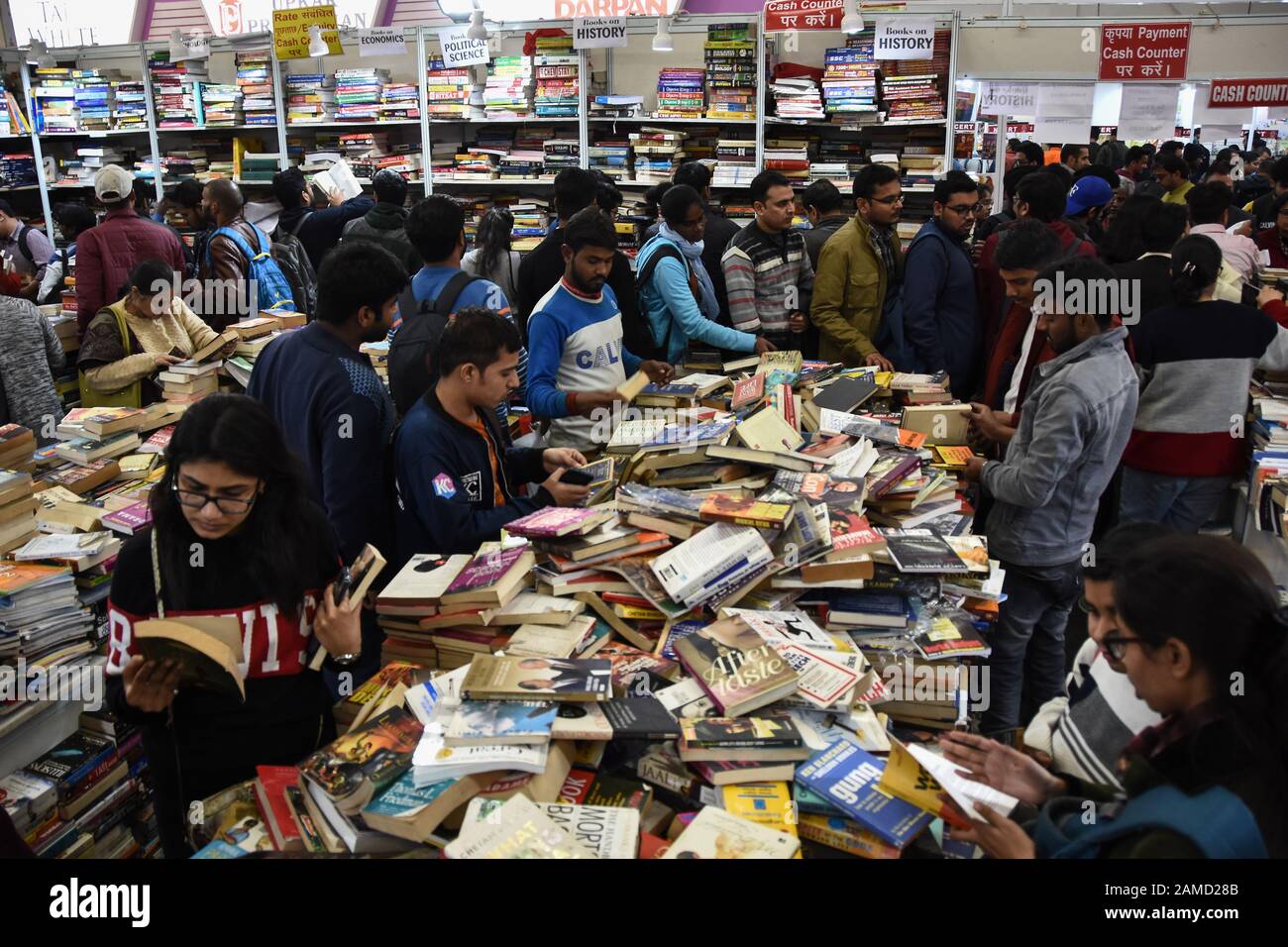 Organised books hi-res stock photography and images - Alamy