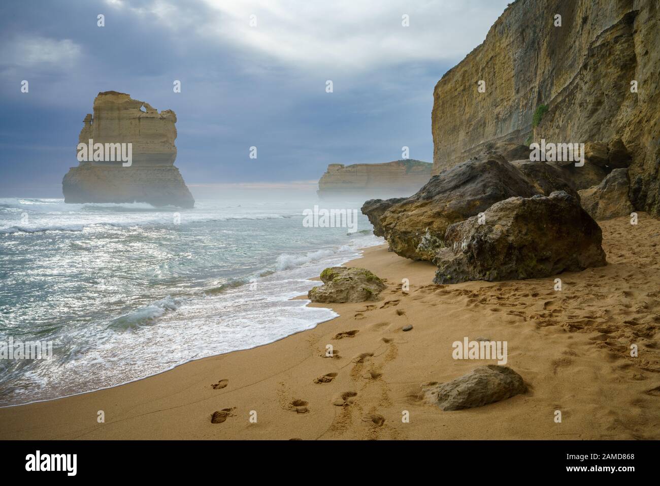 famous gibson steps at sunset, twelve apostles, great ocean road in ...