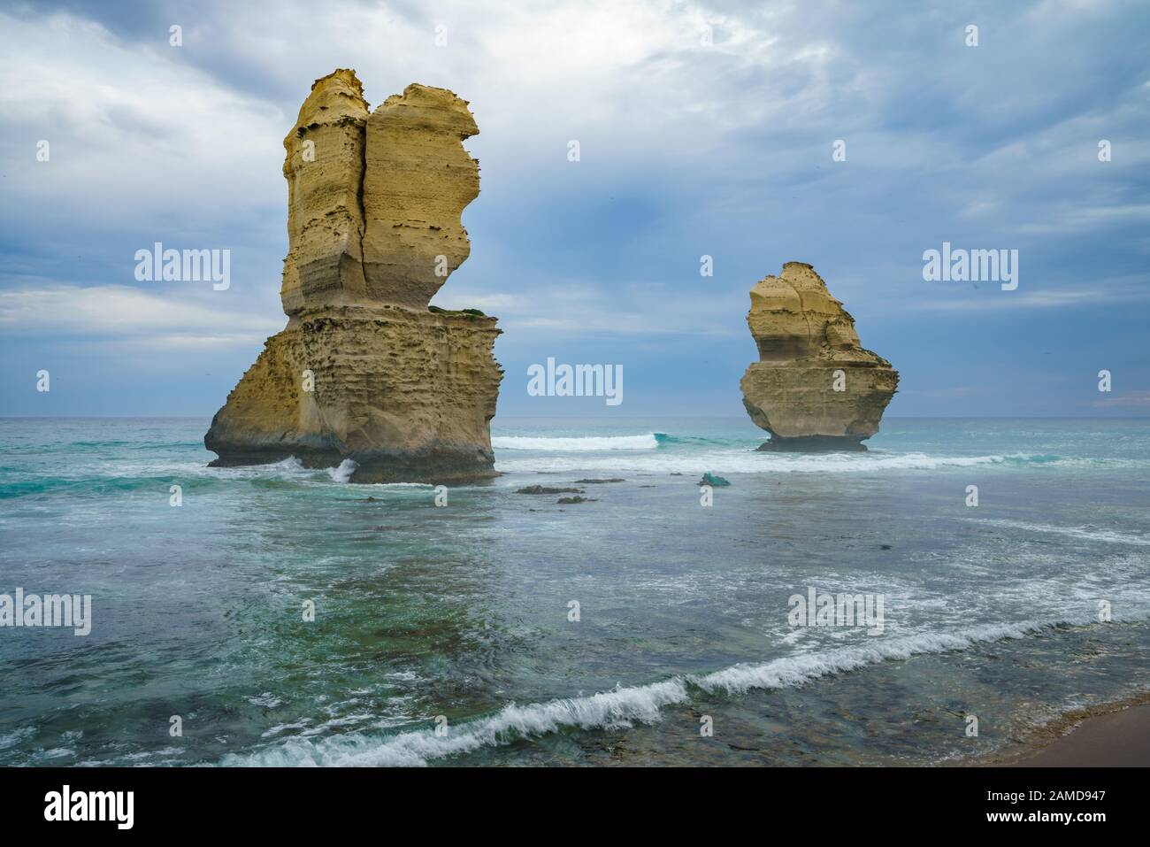 famous gibson steps at sunset, twelve apostles, great ocean road in ...