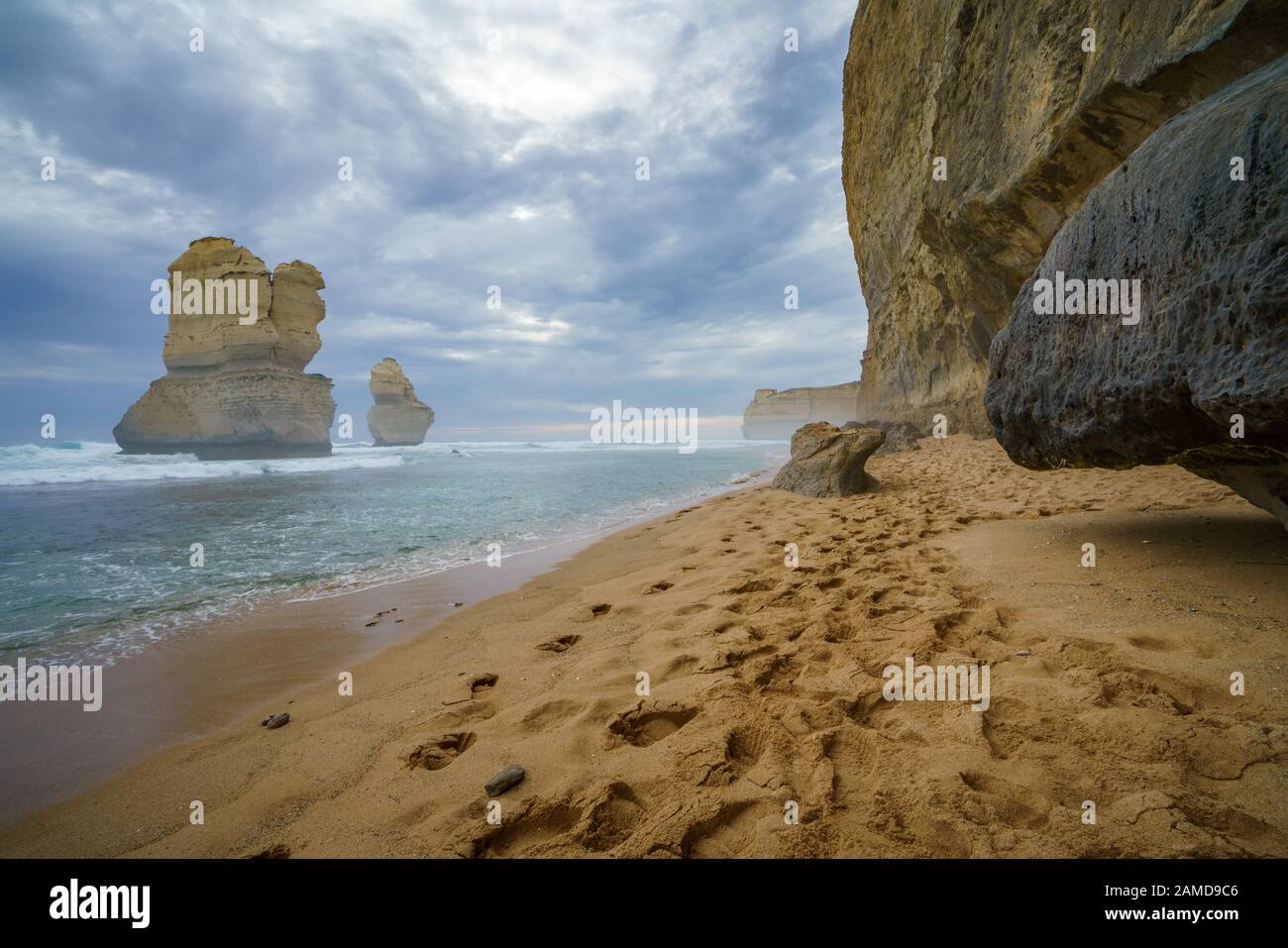 famous gibson steps at sunset, twelve apostles, great ocean road in ...