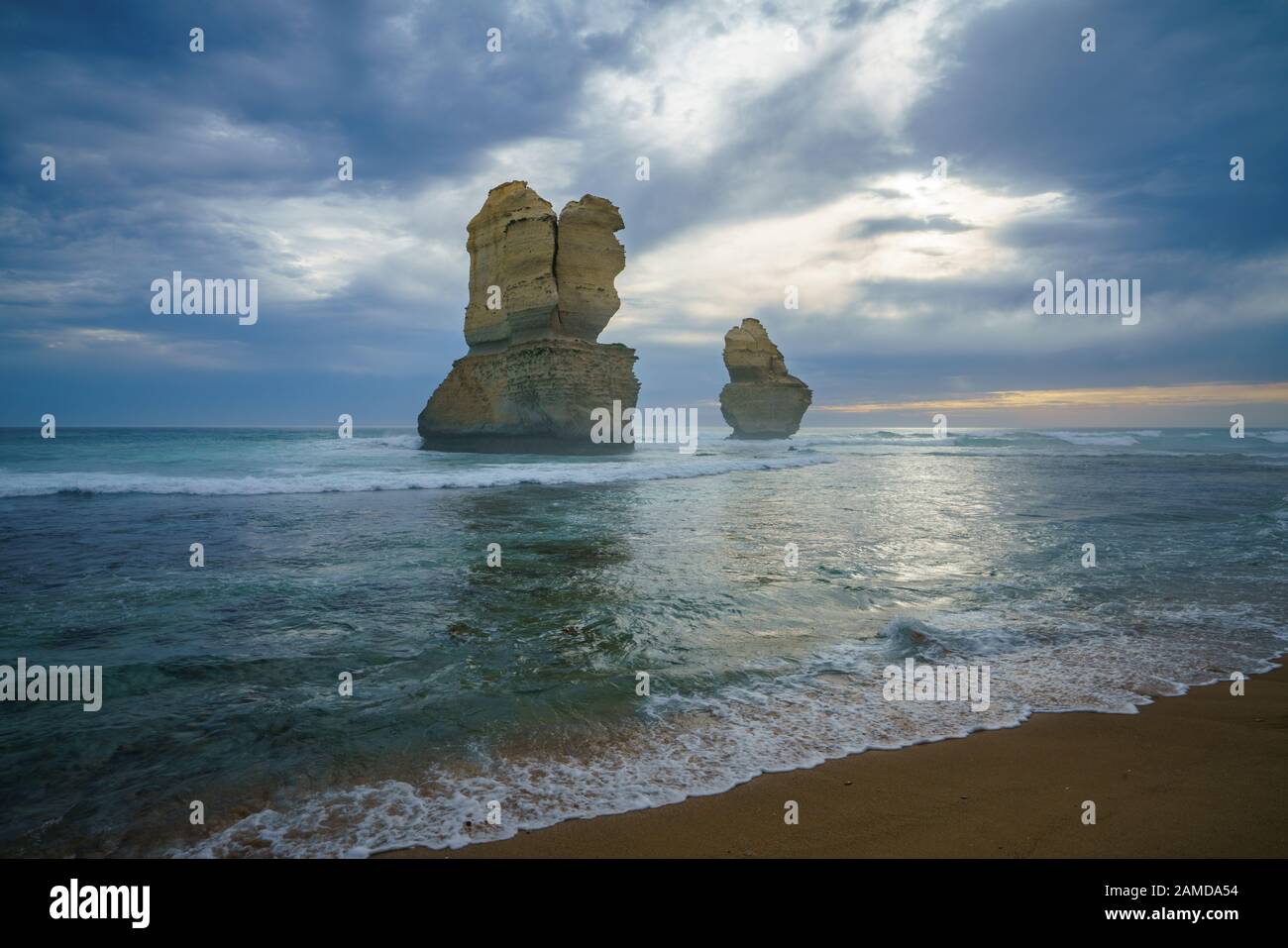 famous gibson steps at sunset, twelve apostles, great ocean road in ...