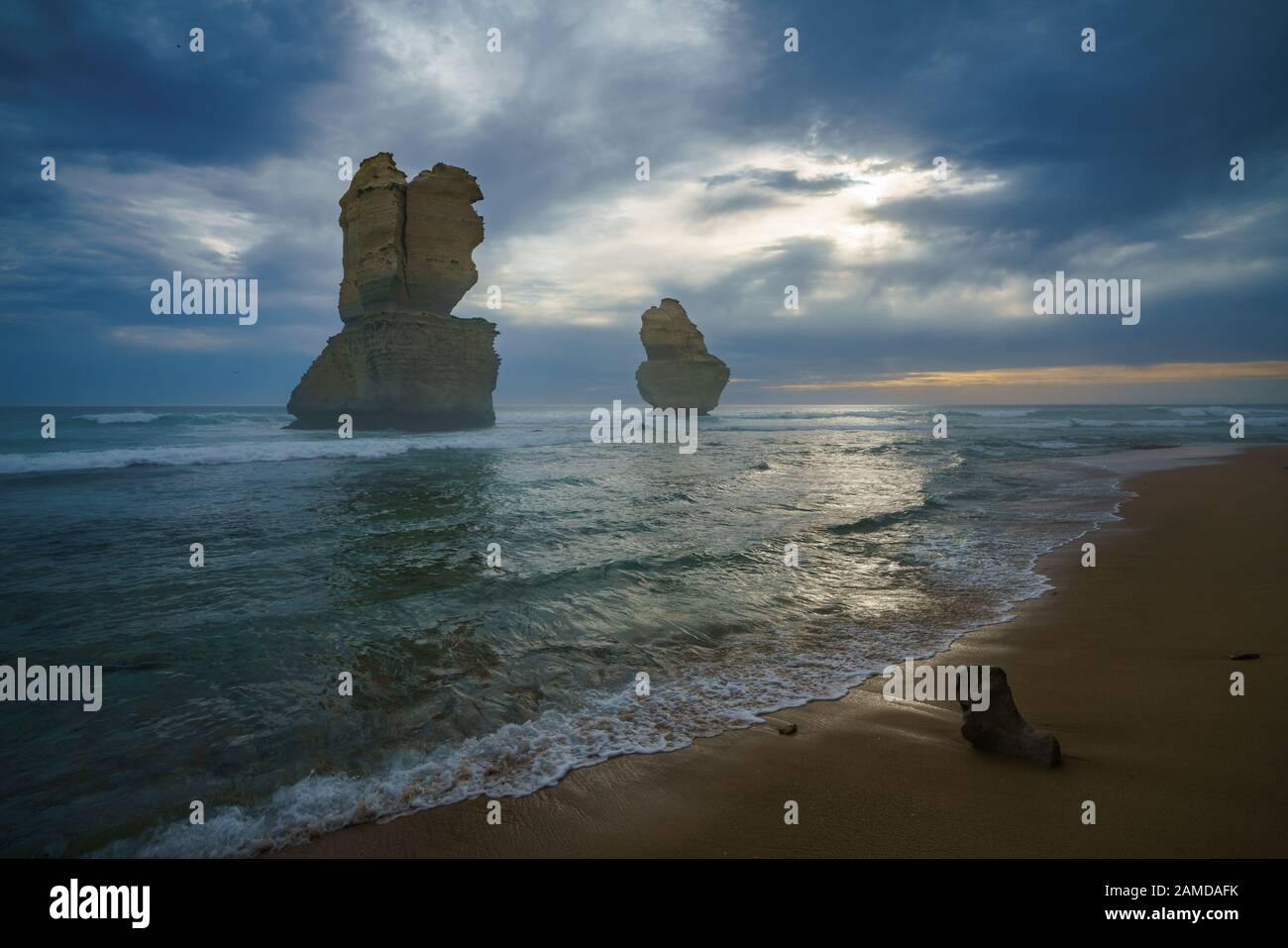 famous gibson steps at sunset, twelve apostles, great ocean road in ...