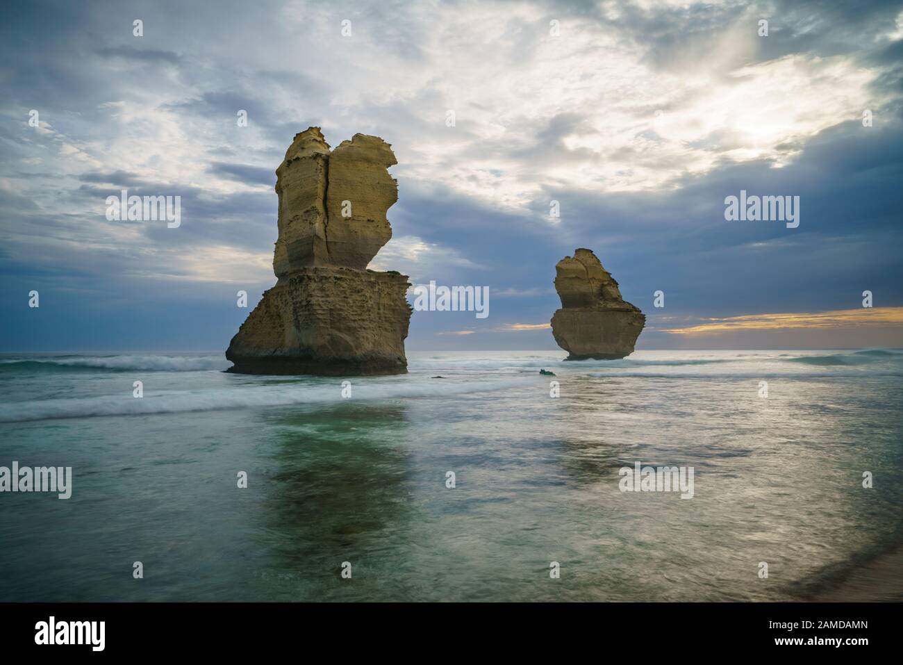 famous gibson steps at sunset, twelve apostles, great ocean road in ...