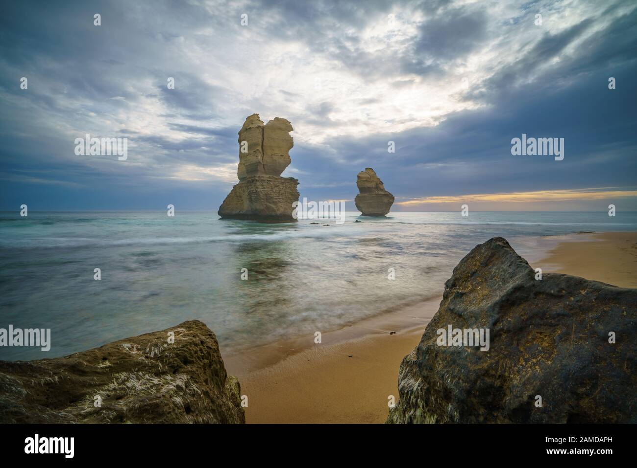 famous gibson steps at sunset, twelve apostles, great ocean road in ...