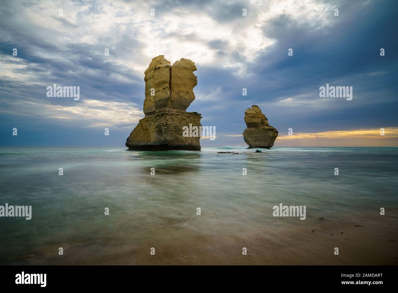 famous gibson steps at sunset, twelve apostles, great ocean road in ...