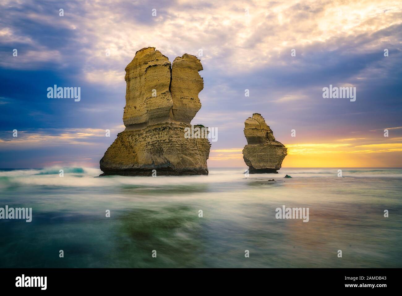 famous gibson steps at sunset, twelve apostles, great ocean road in ...